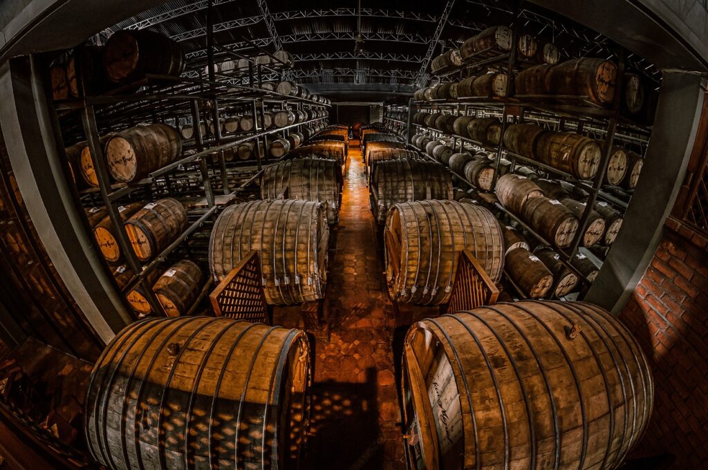 La única cava de ron en Ecuador, abre sus puertas en el feriado conmemorando la independencia de ...