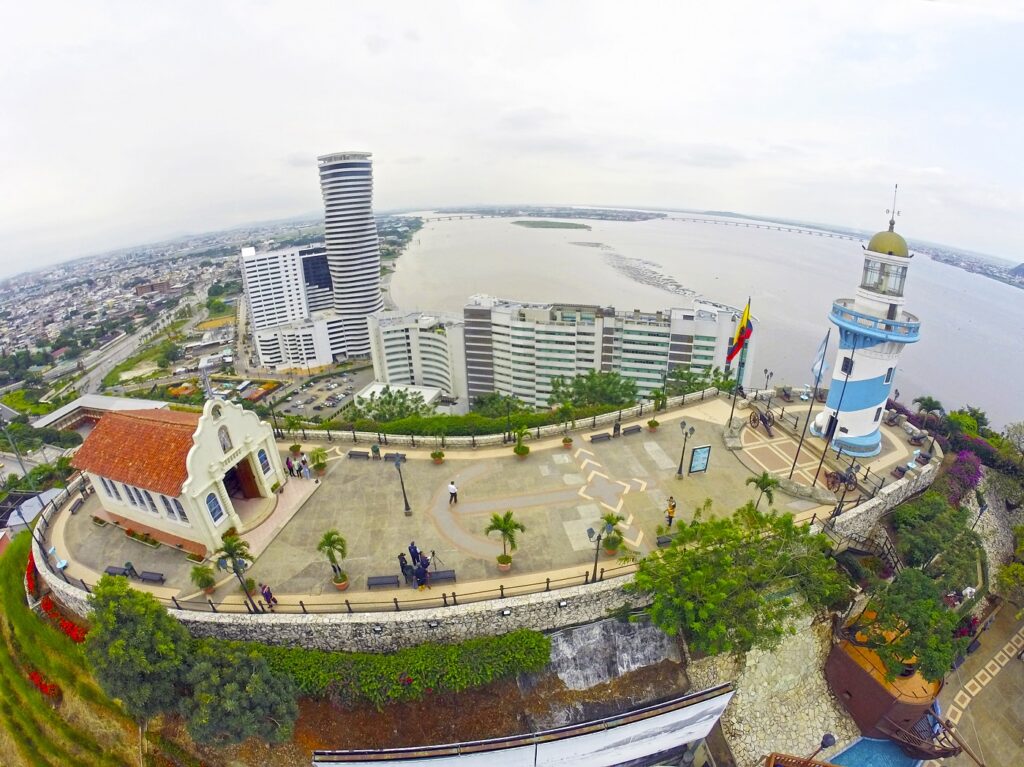 El Faro Mirador de Guayaquil cumplirá 23 años como ícono turístico y ...