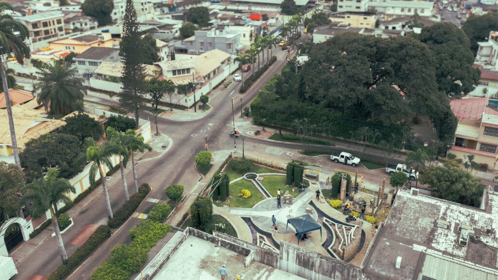 Barrio del Centenario y Guasmo Sur reciben mejoras en seguridad y vías ...