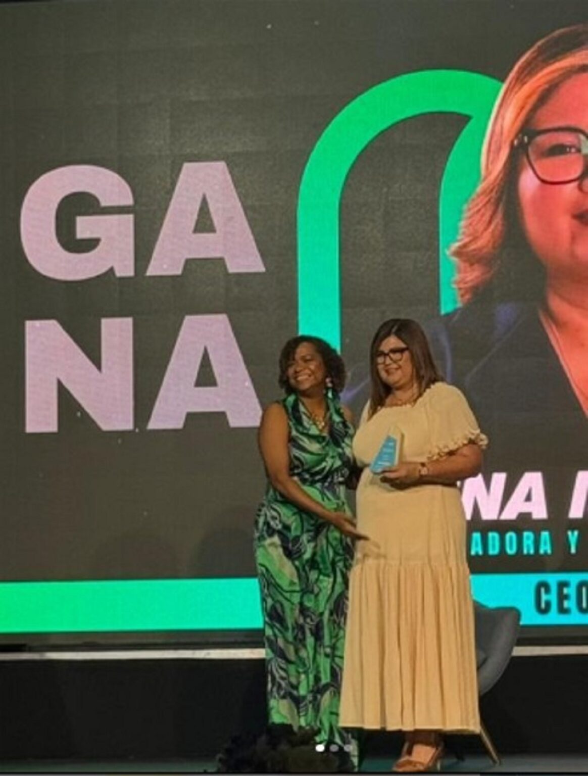 Gina Macías, CEO de Colmena ERP, es reconocida como “CEO TECH” en los ...